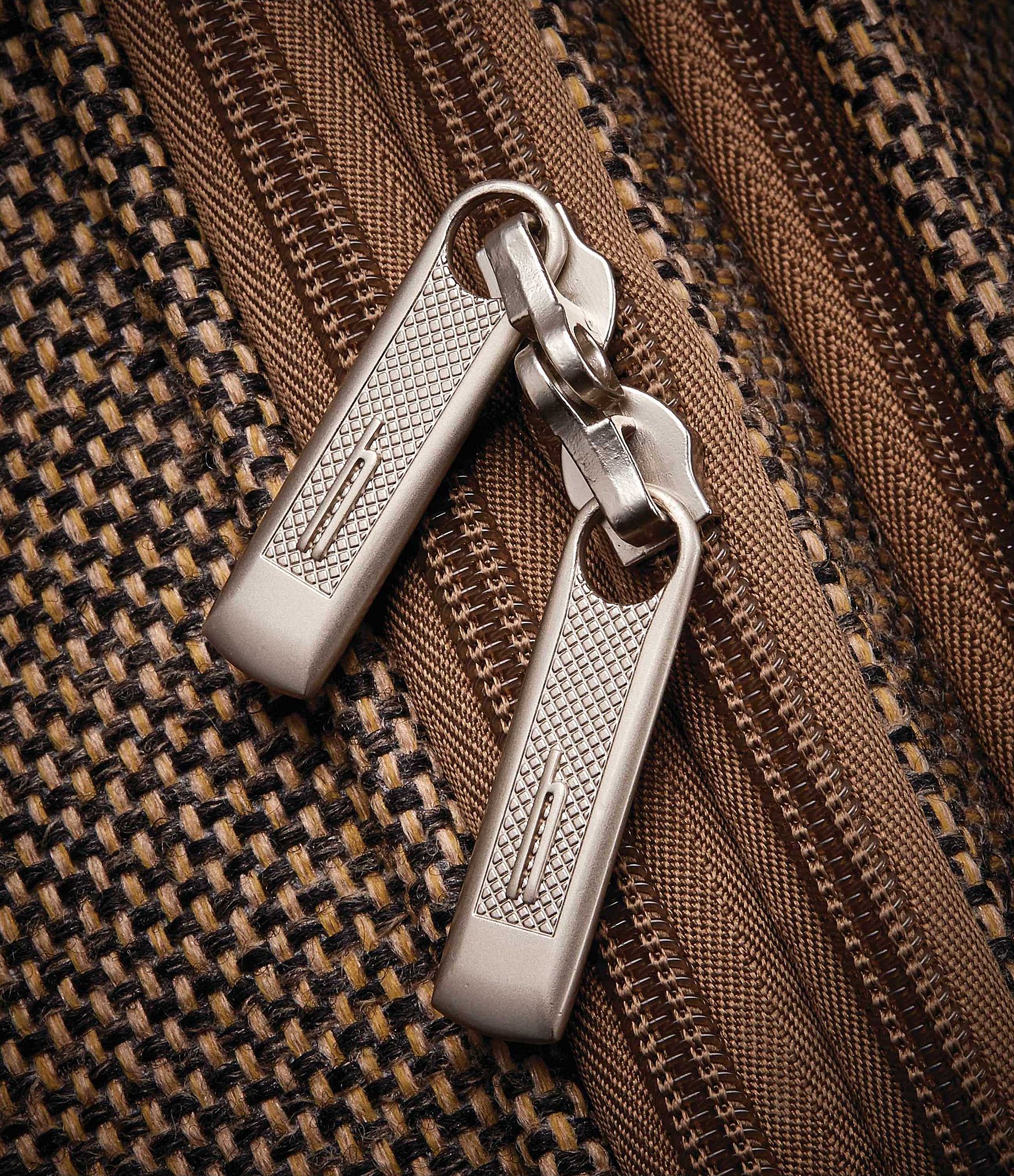 Hartmann Tweed Legend Expandable Spinner Suitcase | Hamilton Place